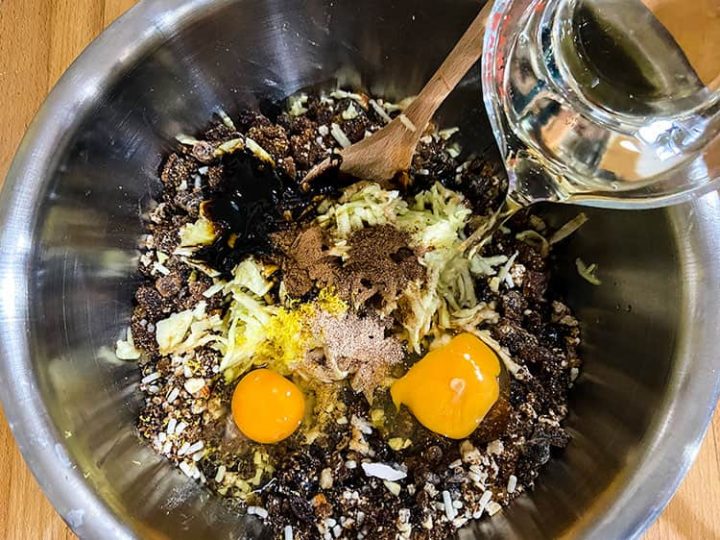 Traditional Christmas pudding | Recipes Made Easy