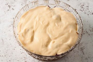 Raspberry syllabub trifle | Recipes Made Easy