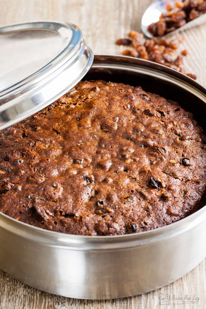 Traditional Rich fruit cake | Recipes Made Easy