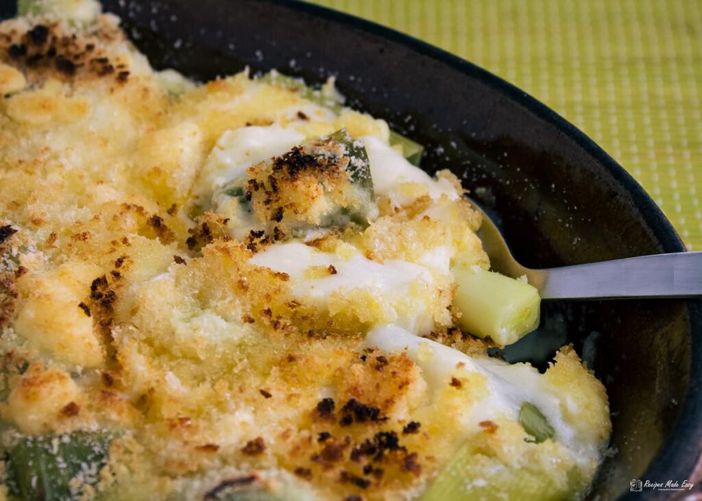 Leeks in cheese sauce | Recipes Made Easy