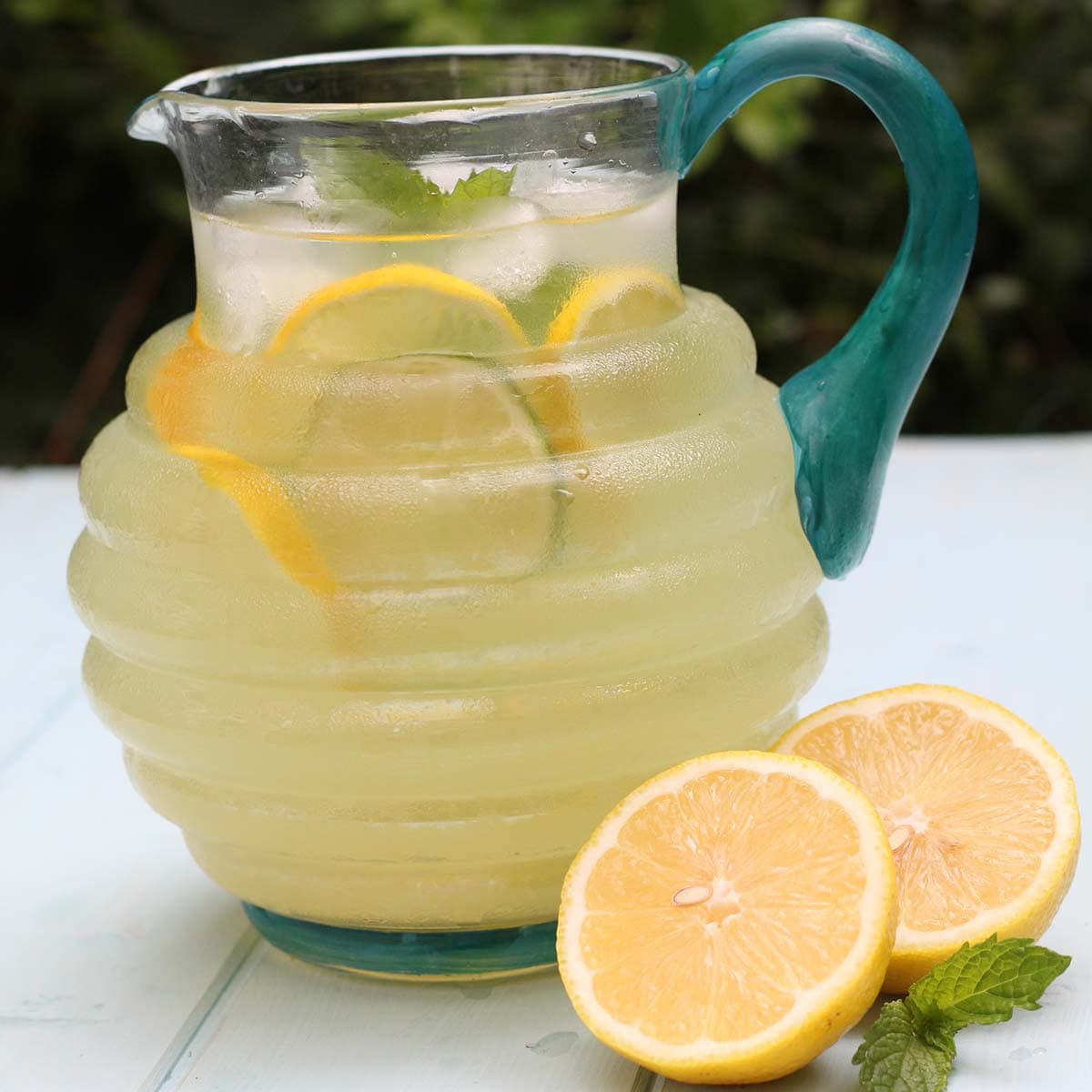 Homemade Lemon and Limeade | Recipes Made Easy