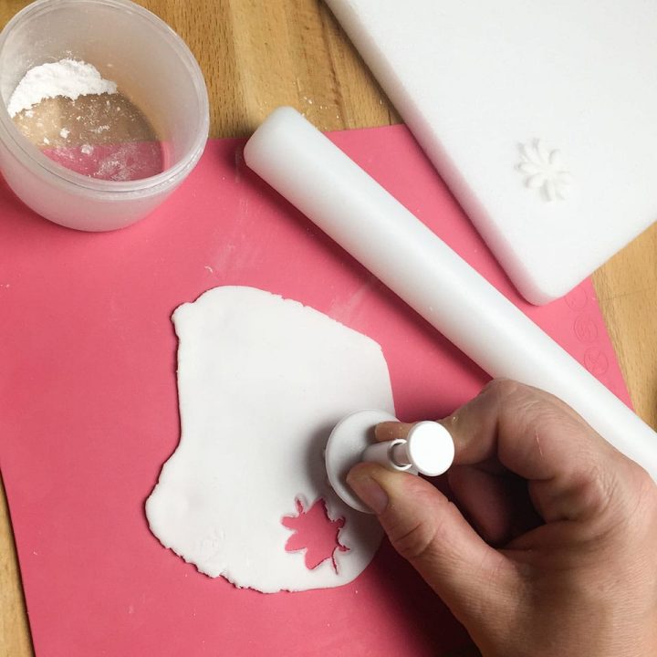 How to Make Easy Sugar Daisies | Recipes Made Easy