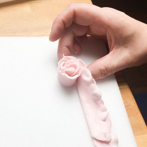 Easy Sugar Roses | Recipes Made Easy