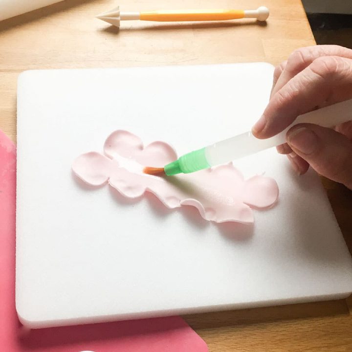 Easy Sugar Roses | Recipes Made Easy