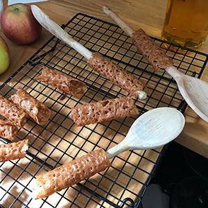 Brandy Snaps - Fingers and Brandy snap baskets | Recipes Made Easy