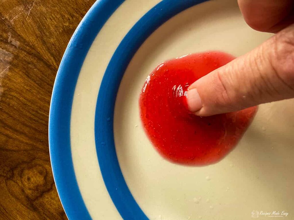 Homemade Redcurrant Jelly | Recipes Made Easy